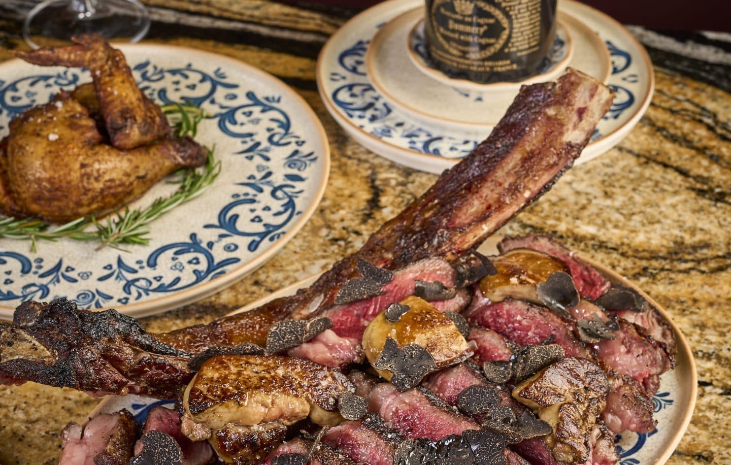 Ox & Embers Steak Club and Cellar - Koktail Media