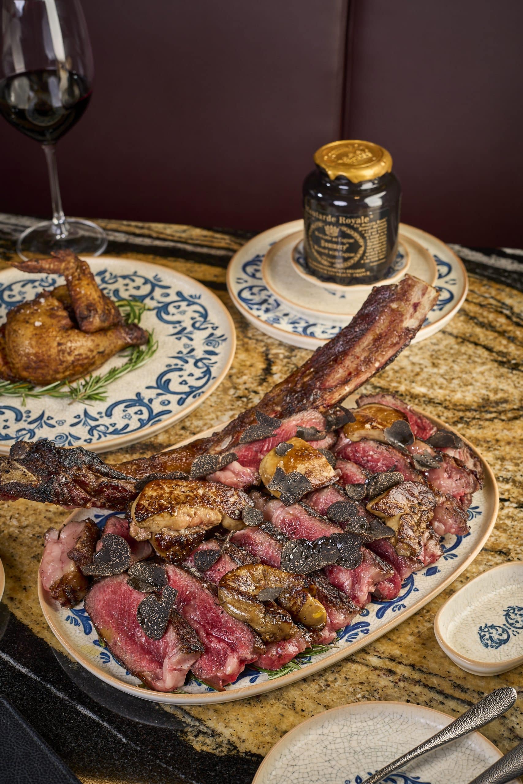 Ox & Embers Steak Club and Cellar - Koktail Media