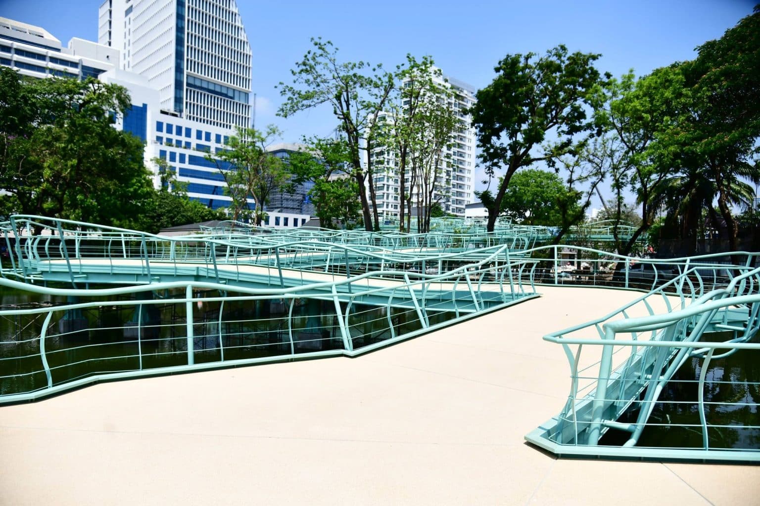 Revamped and Ready to Run: The Green Bridge Linking Lumphini and ...
